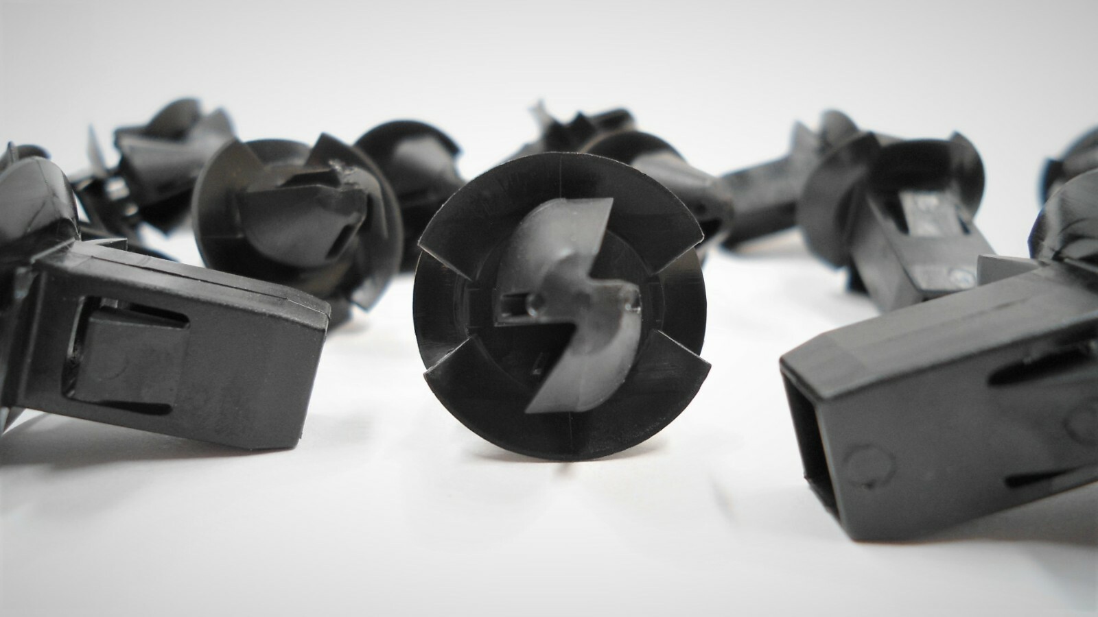 15 NEW GRILLE CLIPS! 68213168AA FOR MOPAR DODGE RAM 1500 2500 3500 4500 ...