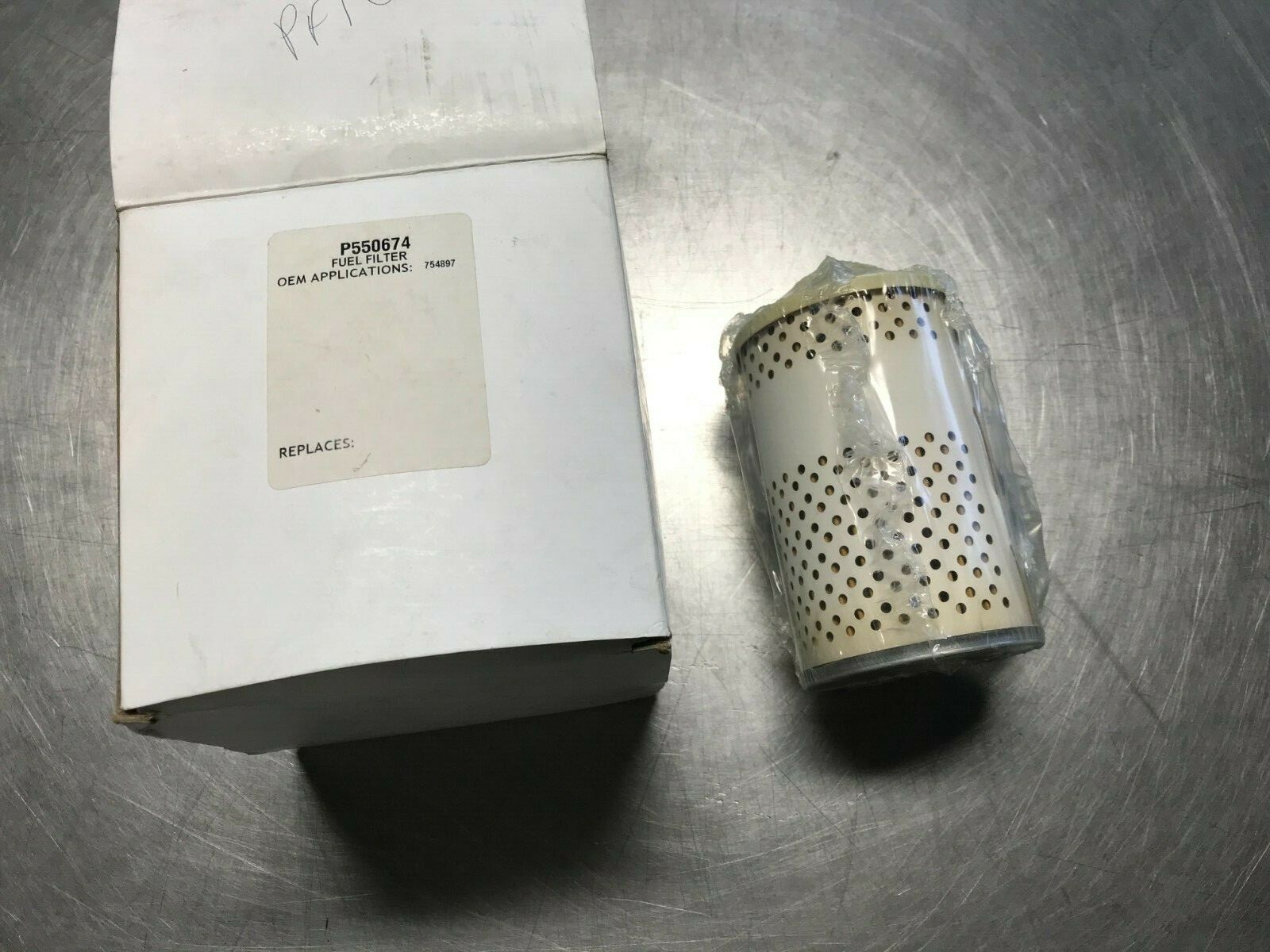 DONALDSON P550674 - Fuel filter cross reference