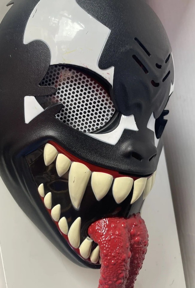 Disney Store Marvel Transform From Spider-Man 2 in 1 Mask Venom Talking ...