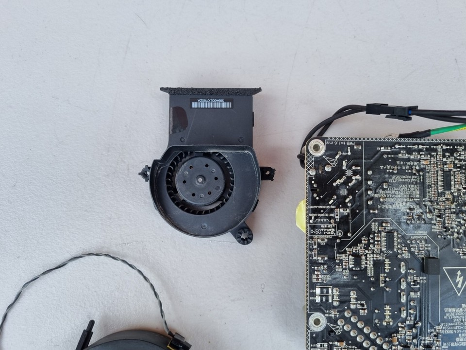 Apple A1311 EMC 2308. Power Supply 614-0445, Fans x2, DVD Drive, Wi-Fi ...