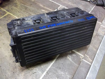 2005 2006 2007 FORD FIVE HUNDRED MONTEGO TAURUS FREESTYLE FUSE BOX ...