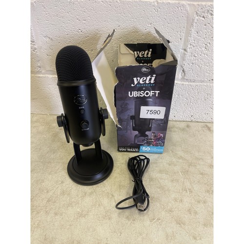 Blue Yeti Blackout USB Gaming Microphone 4 Polar Pattern, Gain Control ...