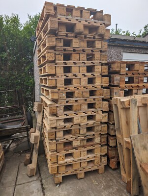 16 Strong Wooden Pallets 970x780mm Fencing Cladding warehouse Delivery ...