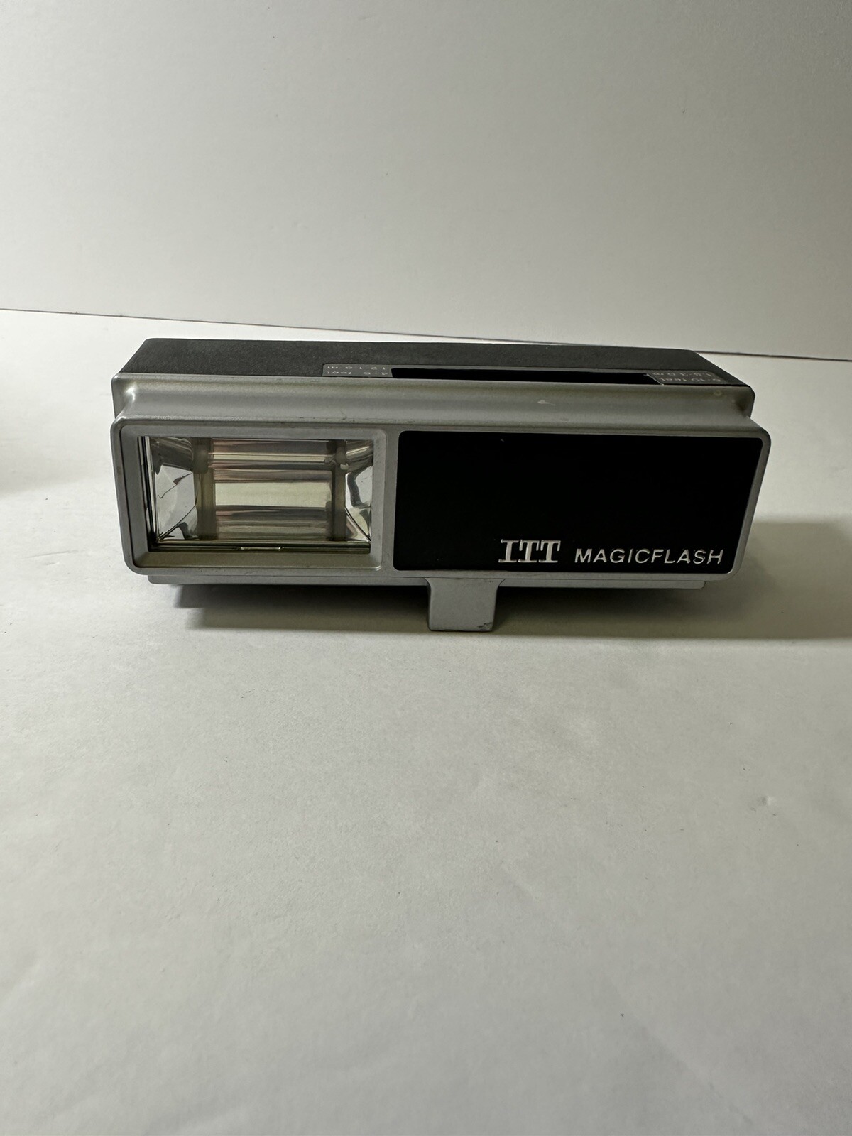 Vintage ITT Magicflash Electronic Flash Model EF-246 Kodak Instant ...