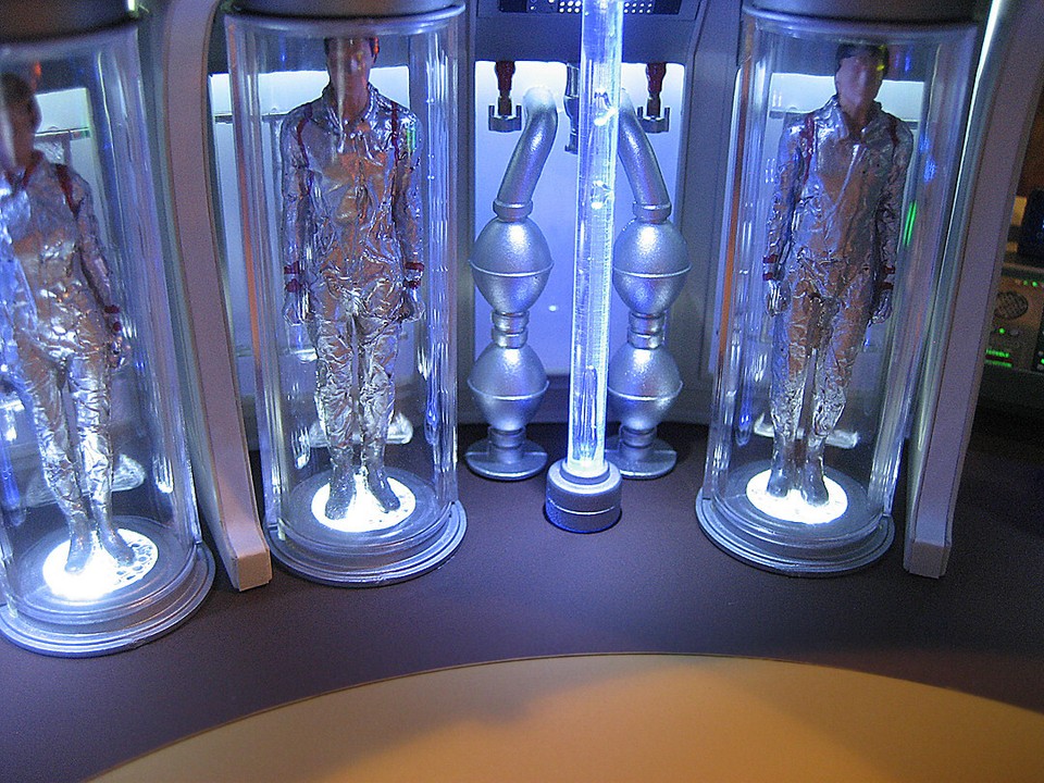 Lost In Space - Freezing Tube Figure Set for Moebius 1/35th Scale ...