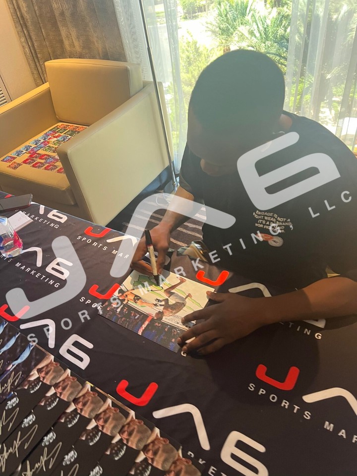 Israel Adesanya autographed 8x10 photo UFC Robert Whittaker JSA COA ...