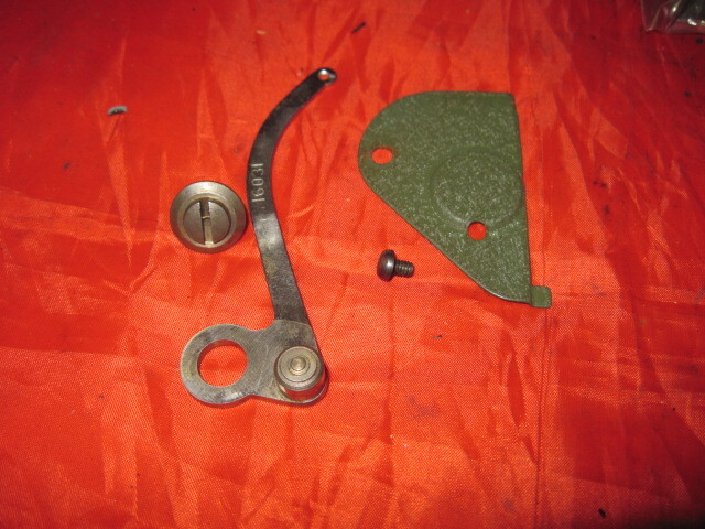 White Dressmaster 127M Rotary Sewing Machine Thread Take Up Lever Arm ...