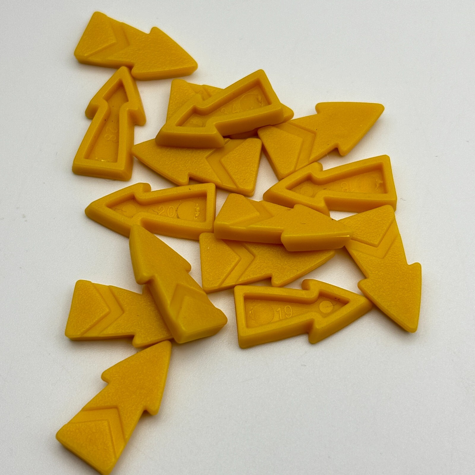 Risk Reinvention 15 Yellow 1-Troop Arrows 2008 Replacement Pieces Parts ...