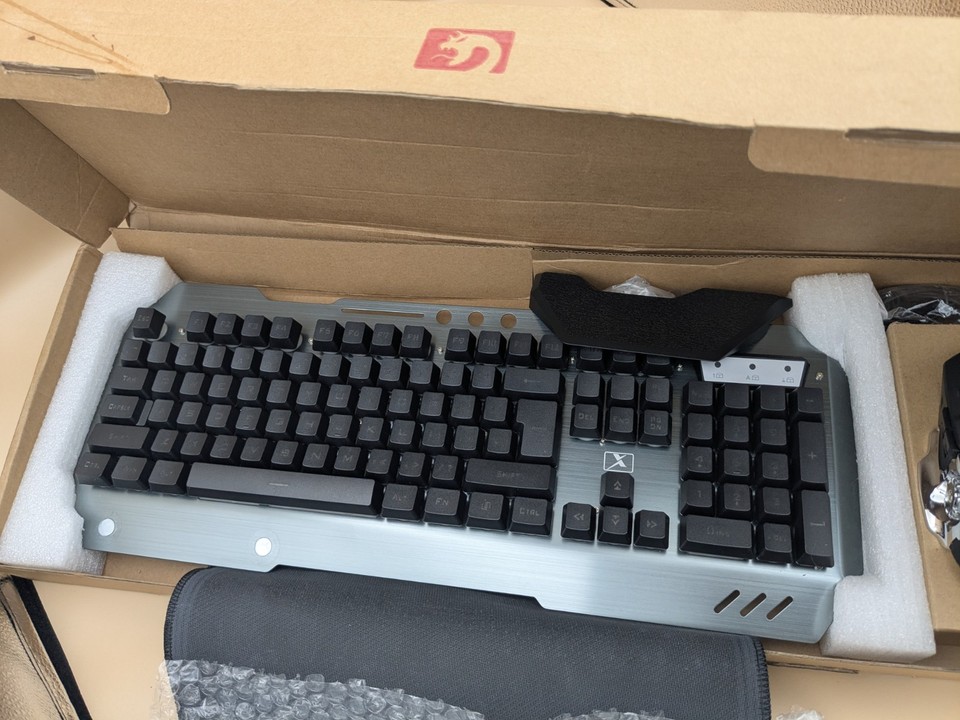 Xinmeng Mamba Snake K680 Wireless Keyboard/mouse/mousepad | eBay