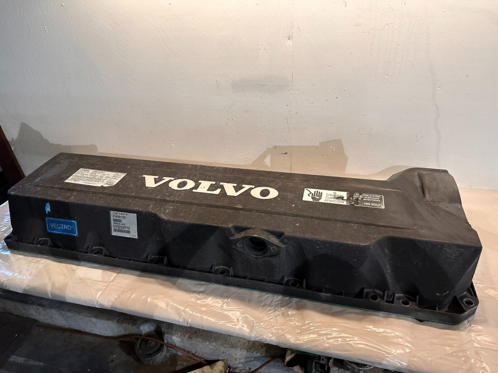 Volvo+D13+Engine+Valve+Cover+20740683+Mack for sale online | eBay