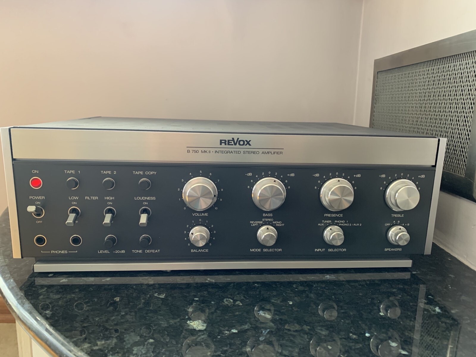 Revox b750 mk2 integrated amplifier