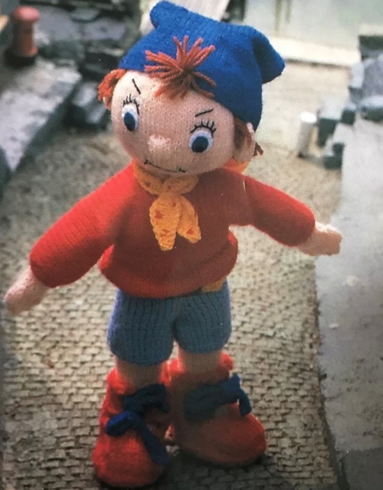 T016 KNITTING PATTERN PACK, NODDY, BIG EARS AND PC PLOD CHILDRENS SOFT ...