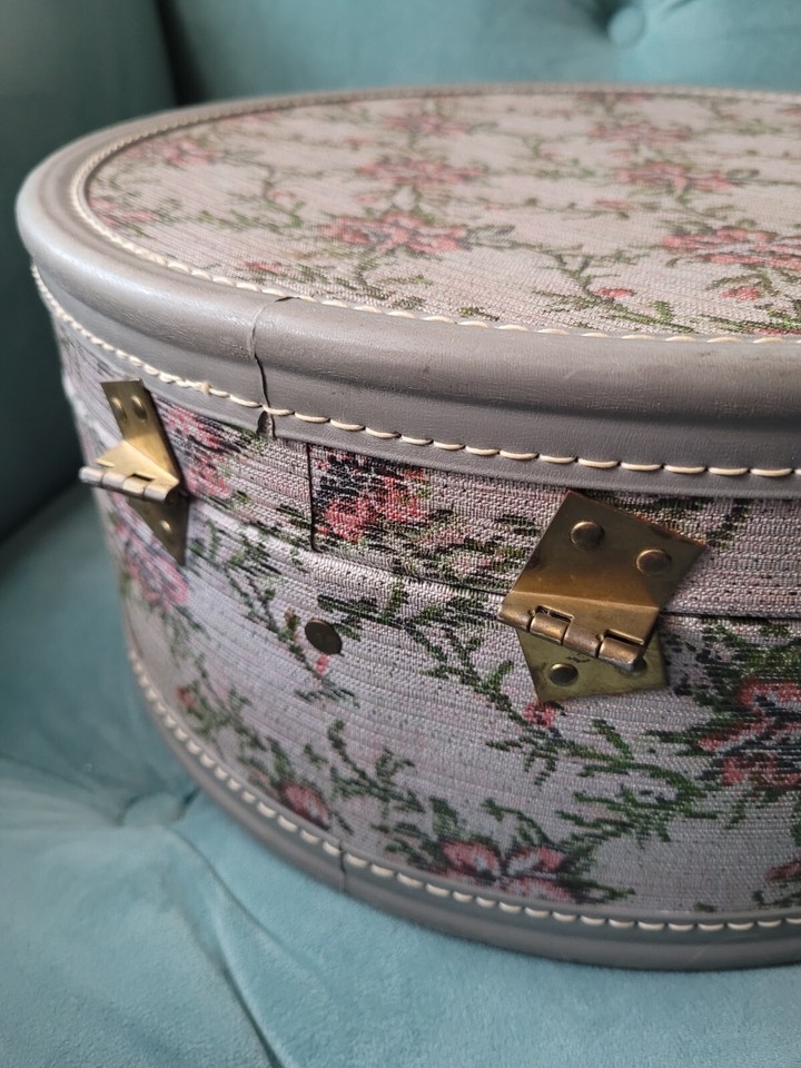 Vintage Round 14.5" Glam Suitcase Gray w Roses & Pink Interior Luggage ...