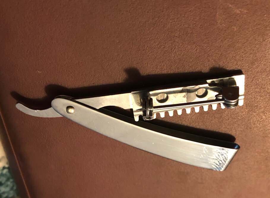 VINTAGE BROOCH PIN WECK HAIR SHAPER ARTICULATED BARBER RAZOR SHAVER ...