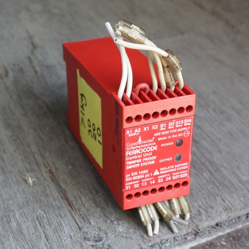 Allen Bradley Guard Master 02068 EN60204 Ferrocode SAFETY RELAY CONTROL ...