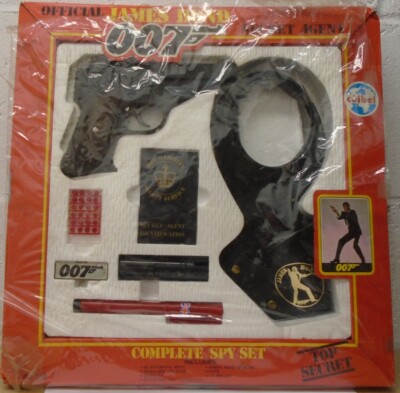James Bond 007 Complete Spy Set Coibel U.K. Exploding Pen Holster Roger ...