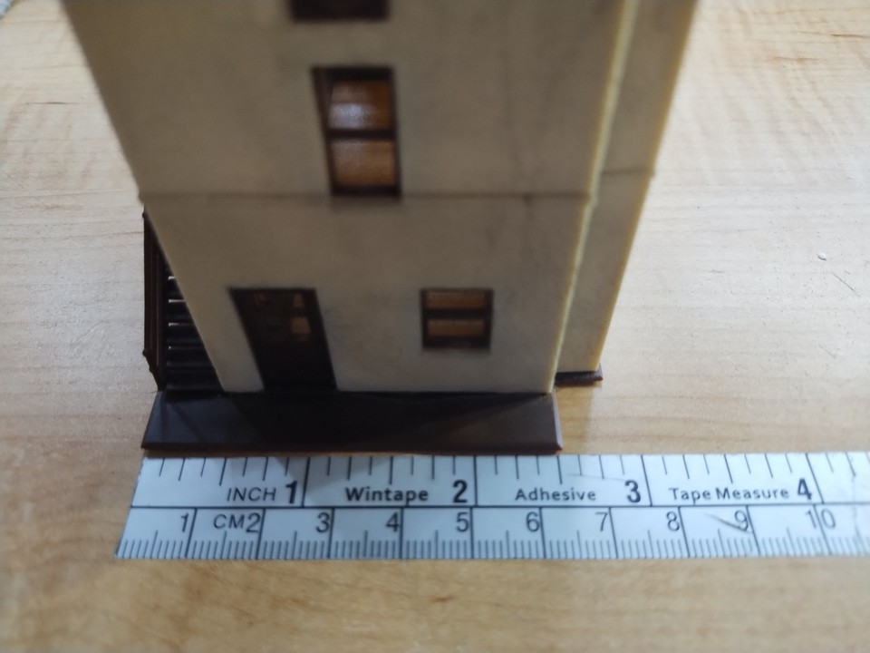 HO SCALE WALTHERS CORNERSTONE ATSF INTERLOCKING TOWER WITH INTERIOR ...