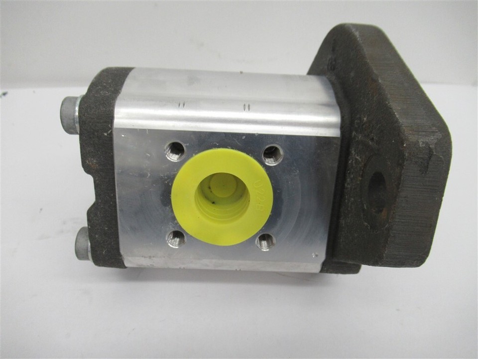CNH 87395822 / Rexroth 0510 725 156, AZPF-Series, Hydraulic Gear Pump ...