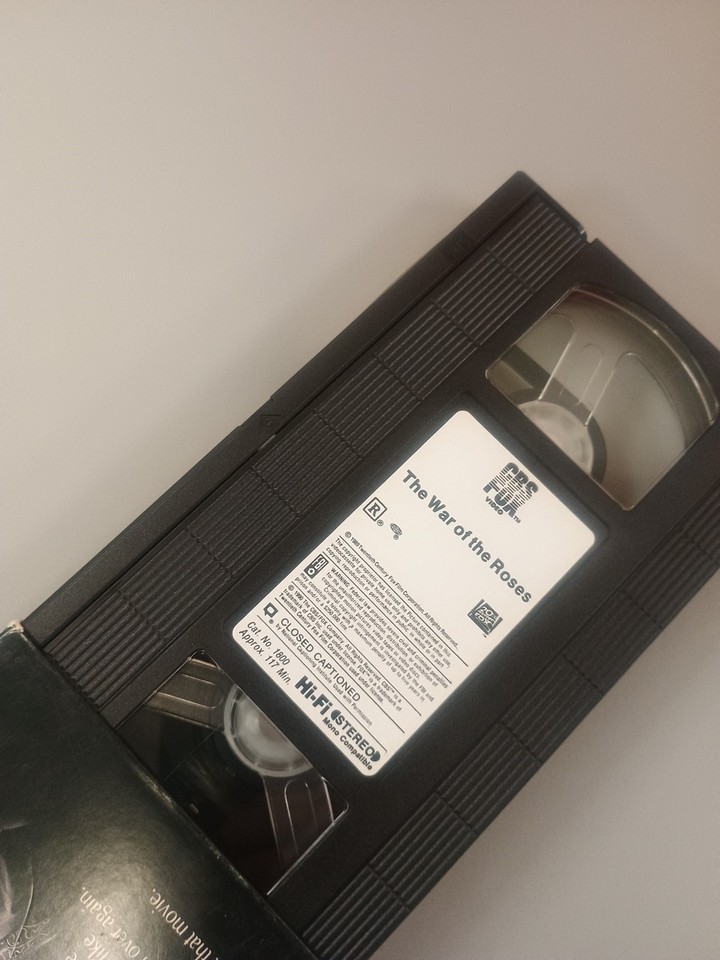 The War of the Roses (VHS) 86162180033| eBay