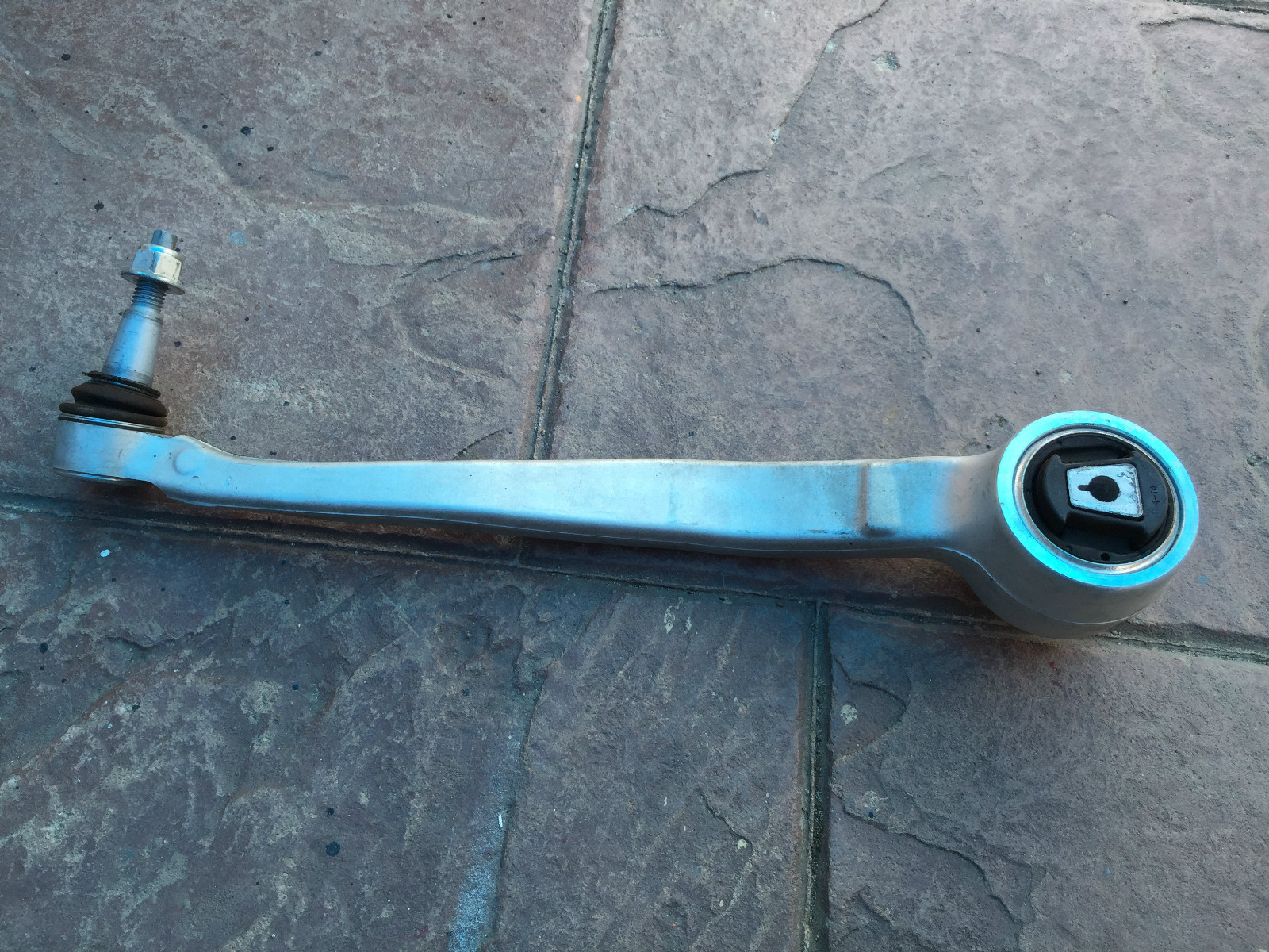 HOLDEN COMMODORE VF FRONT LEFT CONTROL ARM Fits SS SSV Calais V pn ...