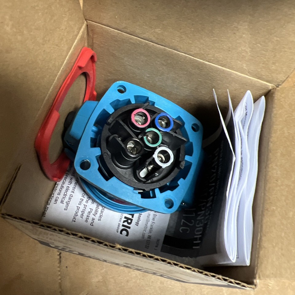 Meltric 01-N4165-001 PN20 Inlet 120 VAC 20A Blue Poly Receptacle Outlet ...