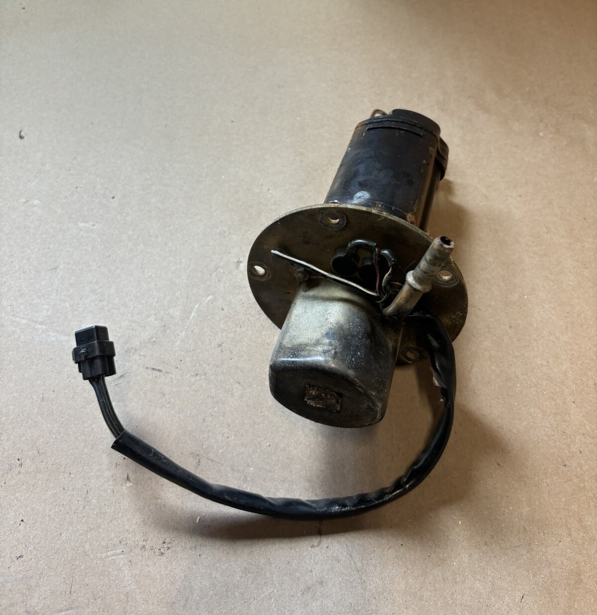 2004 2005 KAWASAKI NINJA ZX10R OEM FUEL PUMP GAS PETROL 2004 2005 KAWASAKI NINJA ZX10R OEM FUEL PUMP GAS PETROL