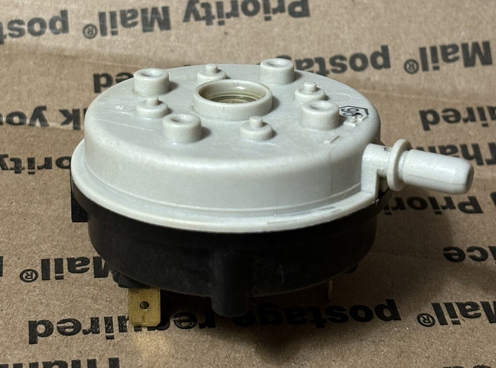 Honeywell C341750P01 Furnace Air Pressure Switch Is20137-3311 for sale ...