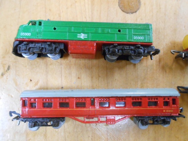 Vintage Lone Star N Scale Train Lot Engine Cars 163 footbridge ...