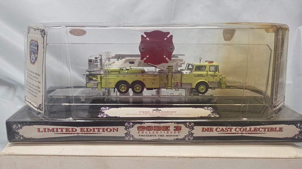 MIB 1/64 Code 3 Bayonne NJ Fire Department Mack CF Aerialscope Tower ...