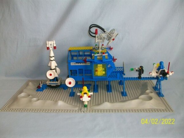 LEGO LEGOLAND: Inter-Galactic Command Base (6971) for sale online | eBay