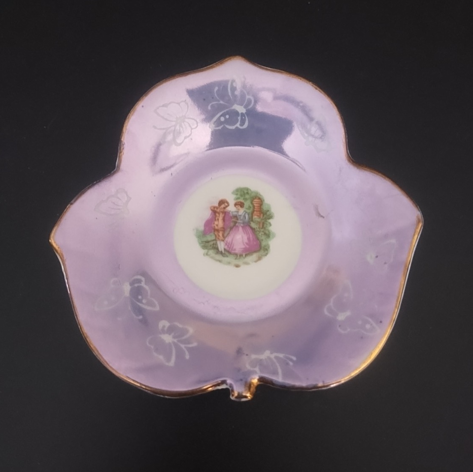 VNT Courting Couple Gray-Lilac Lusterware Demitasse Leaf Shaped Saucer ...