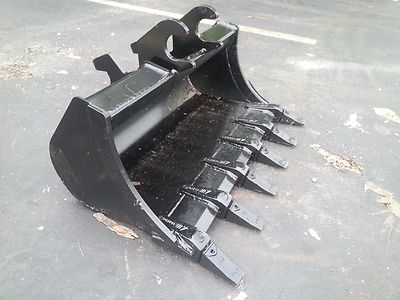 Buckets & Accessories - John Deere Quick Attachments Bucket