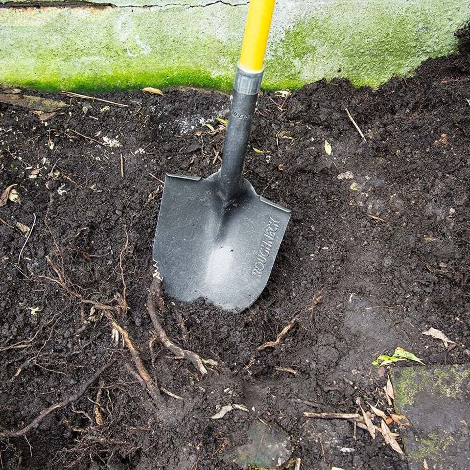 Roughneck Serrated Sharp Edge Garden Shovel 1070mm Double-Injected ...