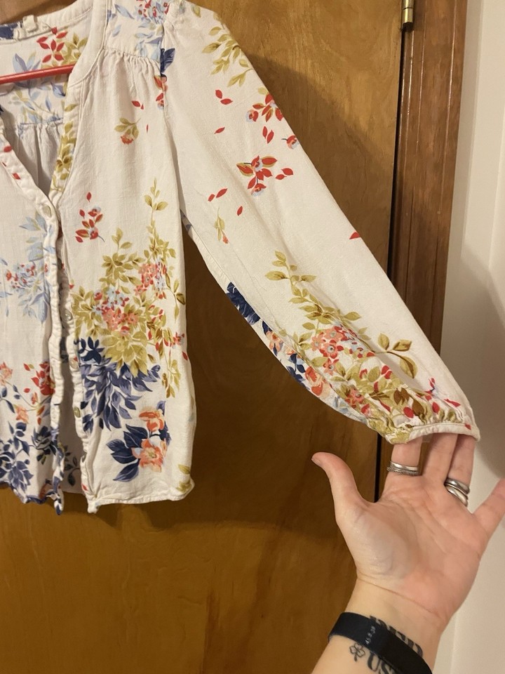 Promesa Women's Floral Blouse Small Bell Sleeve V-Neck Button Up Top ...