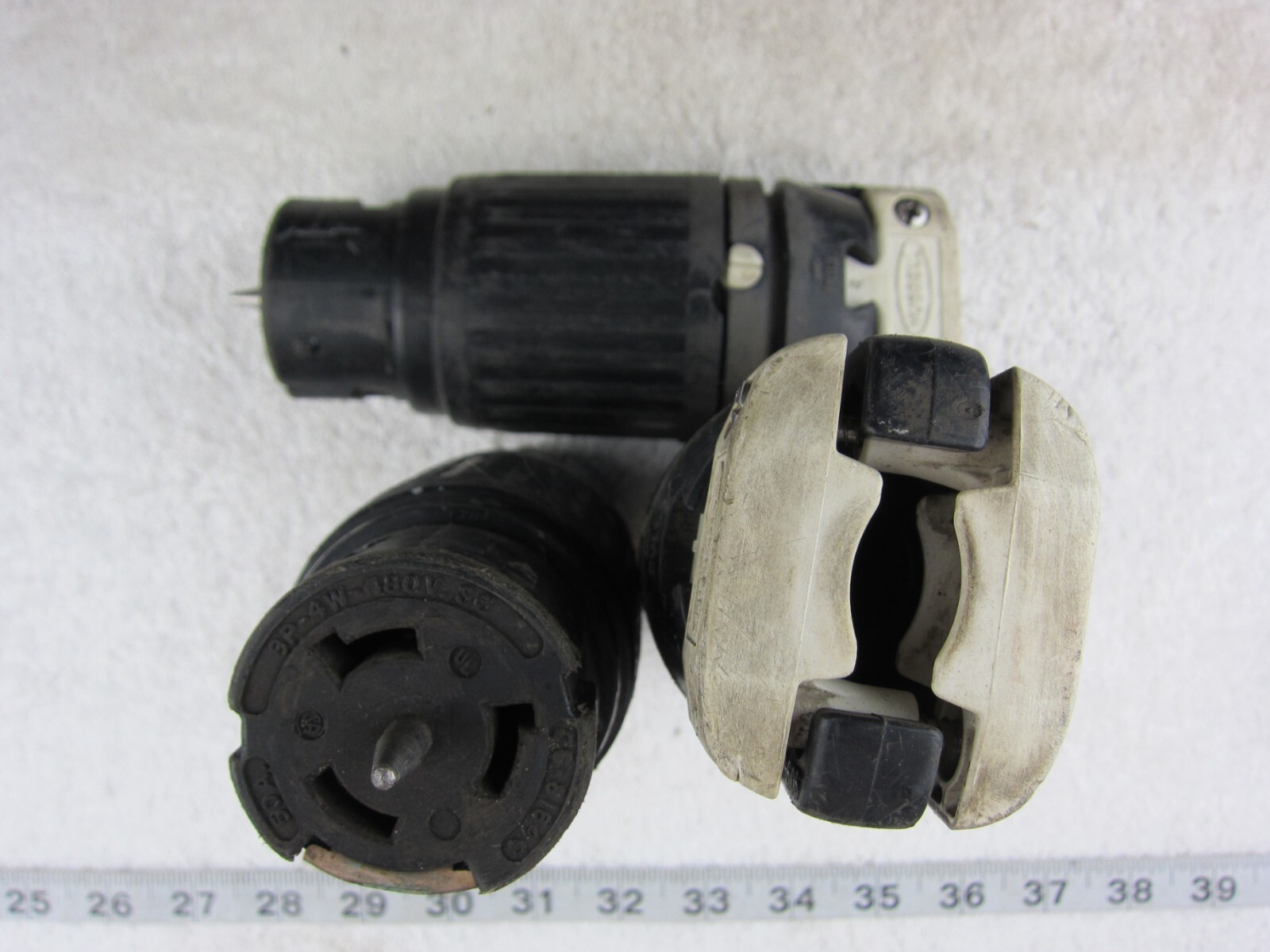 Hubbell HBL CS8164C 50A 480V 3Ø Twist-Lock Connector Non-NEMA, Used | eBay