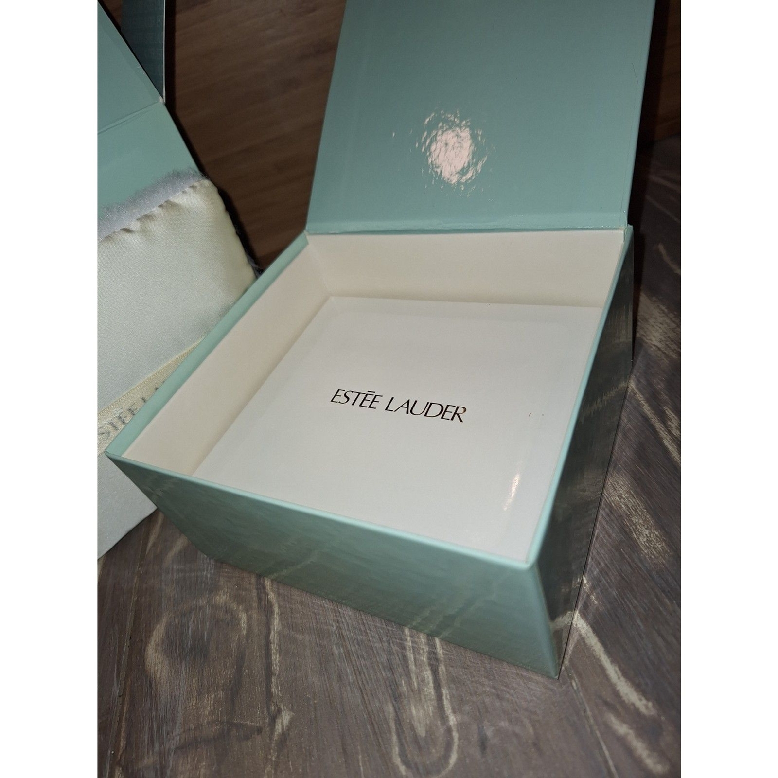 Estee Lauder Youth Dew Dusting Powder Box with Powder Puff | eBay