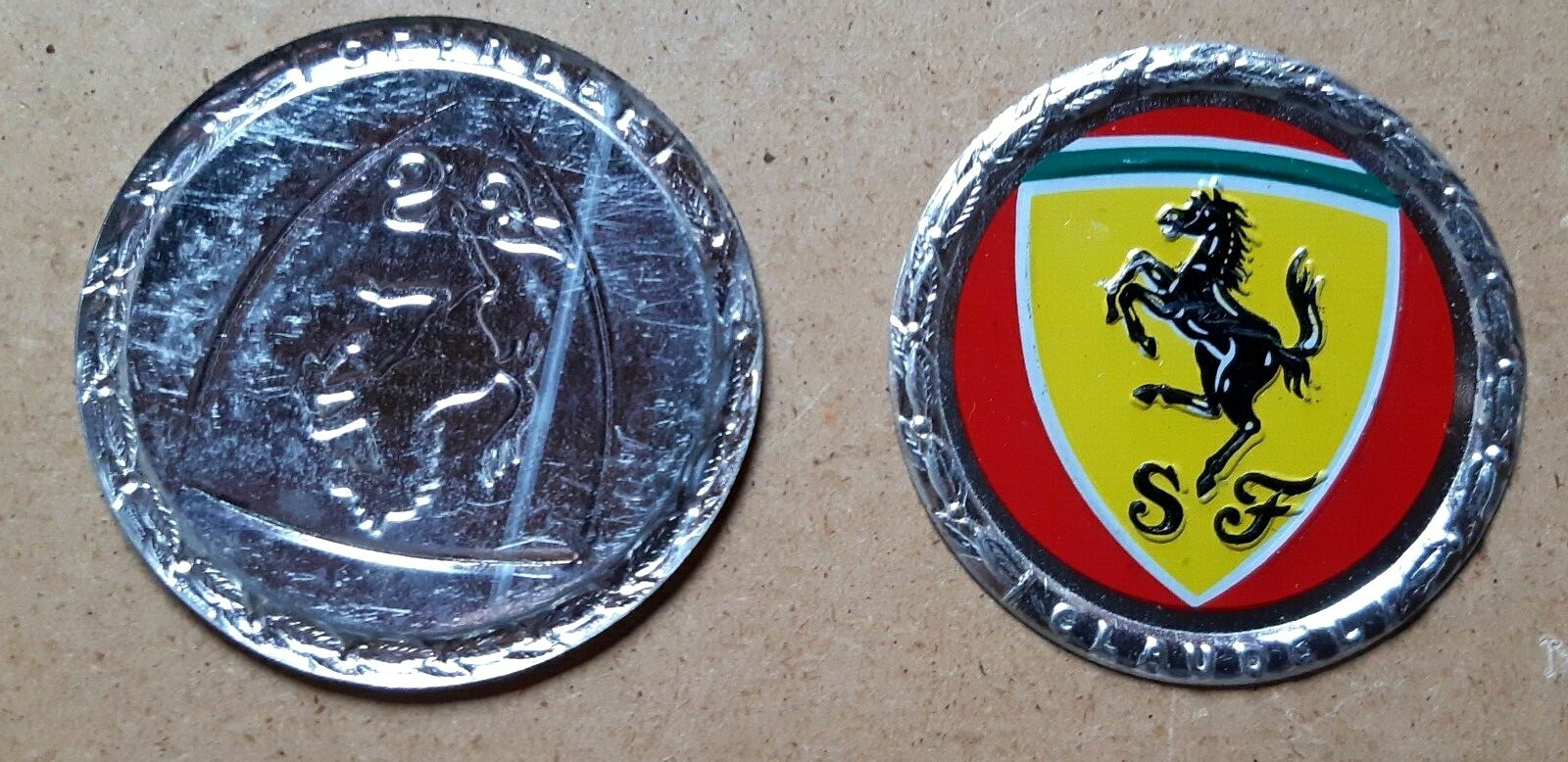 Insigne Métal embouti FERRARI | eBay