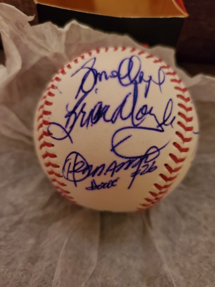 New York Yankees multi signed baseball Rawlings Official MLB- 14 ...