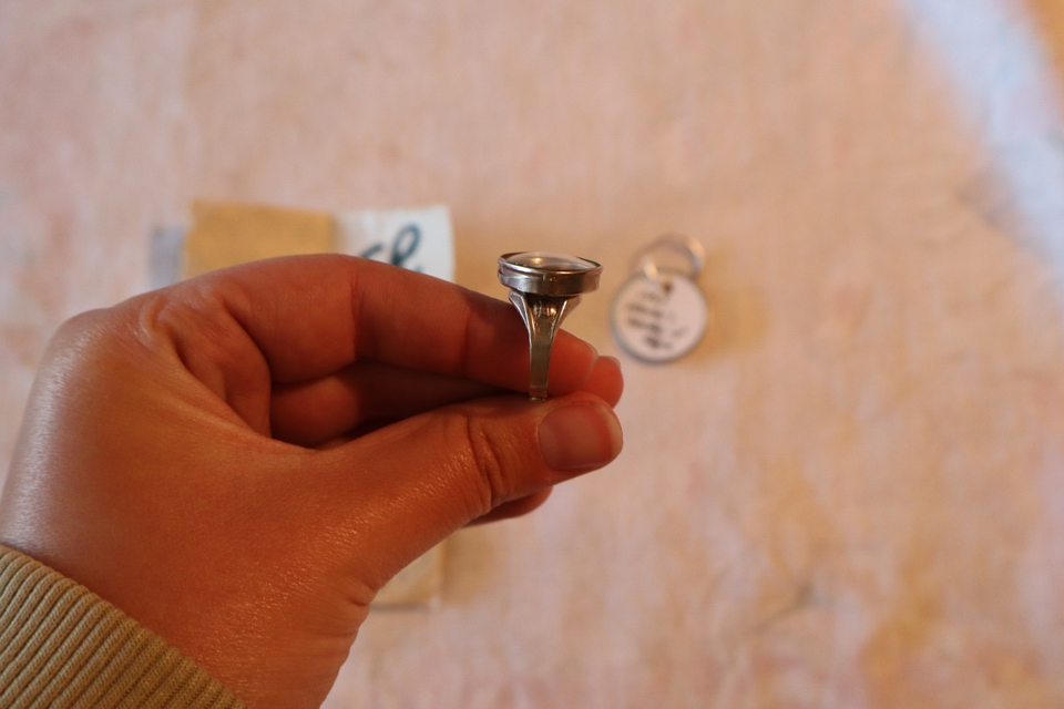 #79 Kellogg's Batter Up Ring - 1949 - LITTLE BALL INSIDE RING MISSING ...