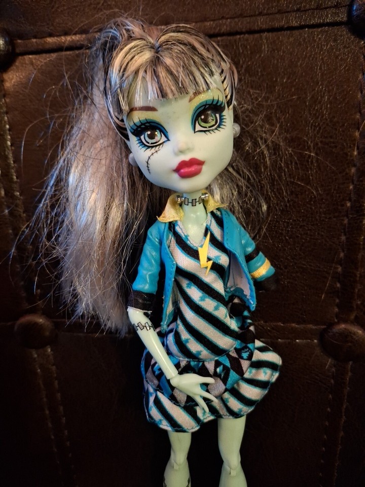 Frankie Stein Monster High Doll Arm Missing | eBay