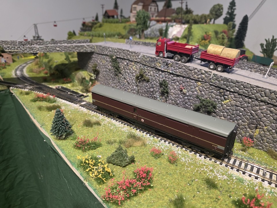 Bachmann Branchline BR Thompson Full Brake Coach 34-654 OO Scale DC | eBay
