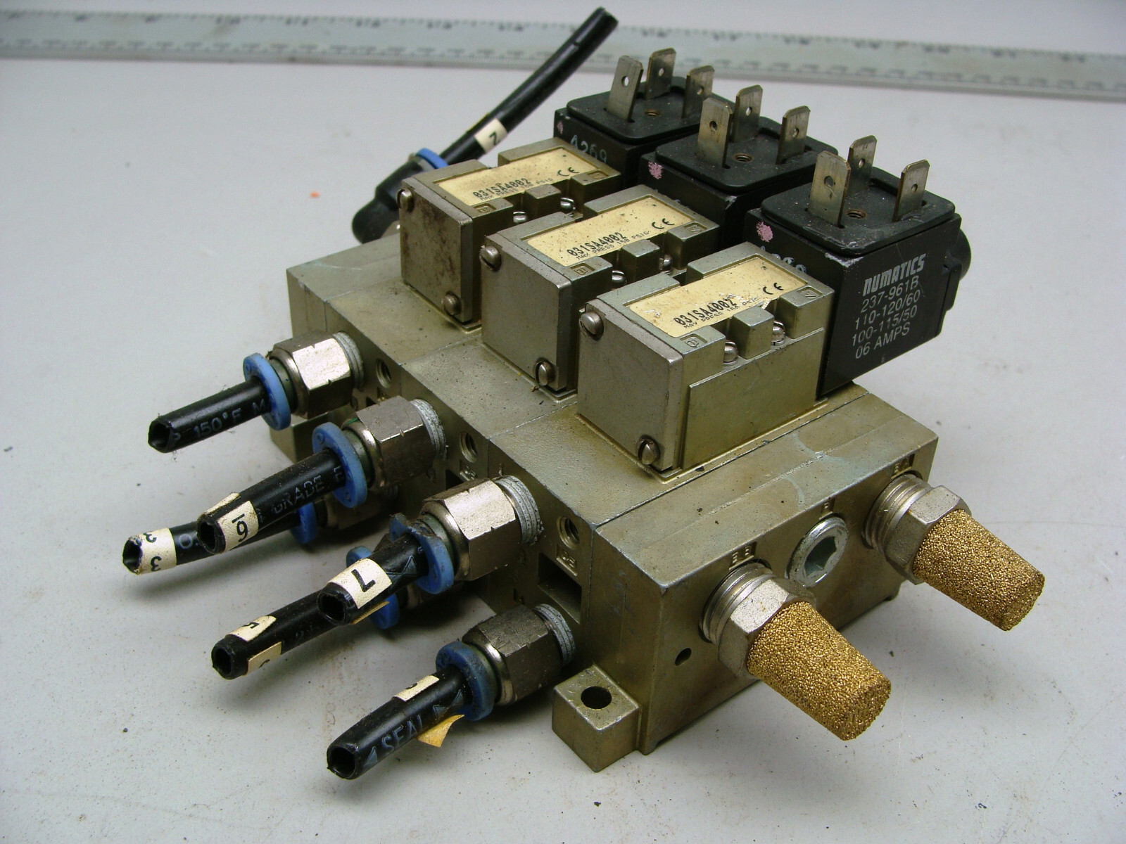 BANK OF 3 NUMATICS SOLENOID VALVES 031SA4002 W/SOLENOID COIL 237-961B ...