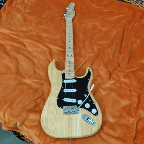 Donner DST-80 strat copy SSS WoodGrain + bag, amp, more - NICE ...