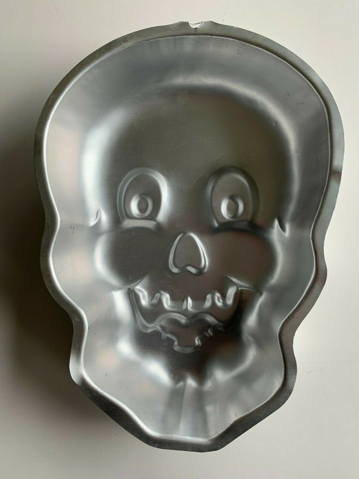 Wilton Smiling Skull Cake Pan 2105-2057 Skeleton Head Halloween | eBay