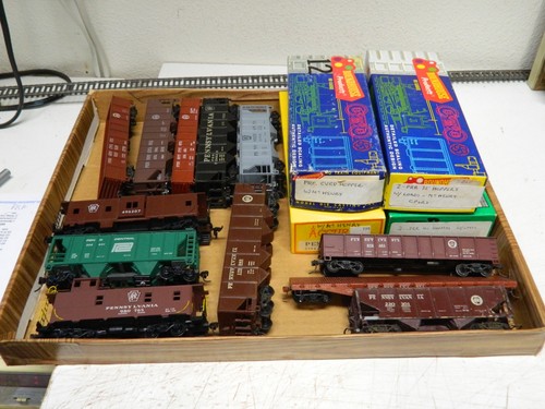 HO,Lot of 18 layout ready PRR Frt cars, good to v good cond, as ...