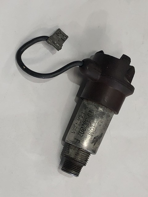 2 Ea. Bendix (Aero-Accessories) P/N 10-382807 (AB-382807) Capacitors ...