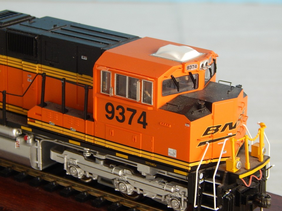 HO MTH 80-2070-0 BNSF SD70ACe Diesel #9374 New | eBay