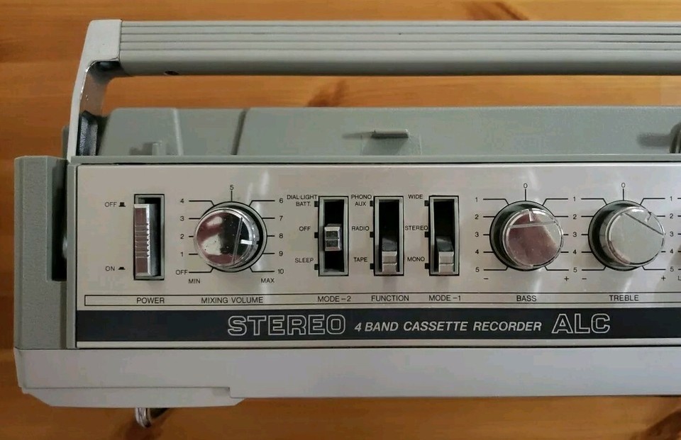 VTG Rising SRC 2015 Ghettoblaster Silver FM Stereo Radio Cassette 20/20 ...