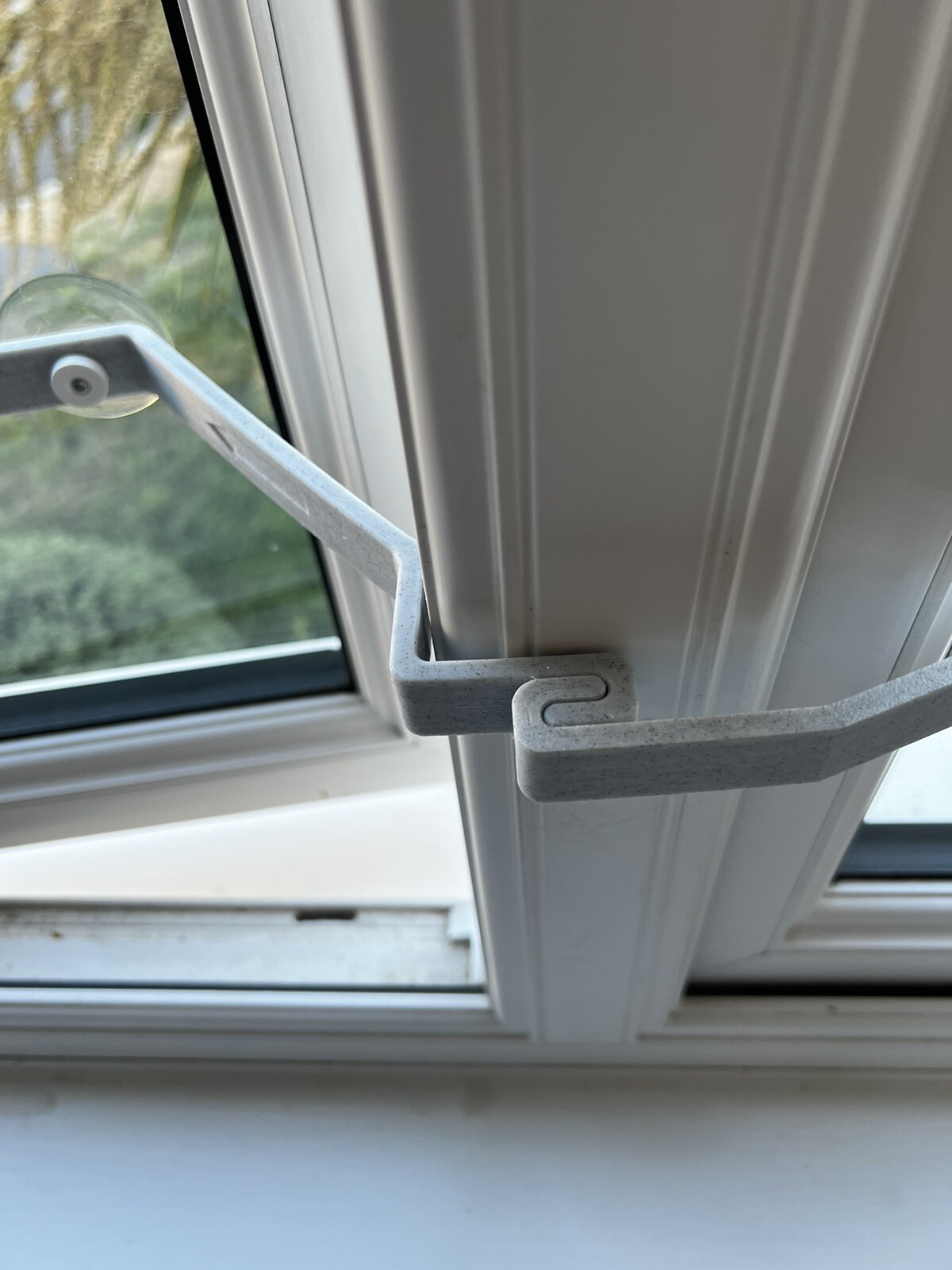 Cat Pet - Window, Door Restrictor - Secures in position With A 60mm Gap ...