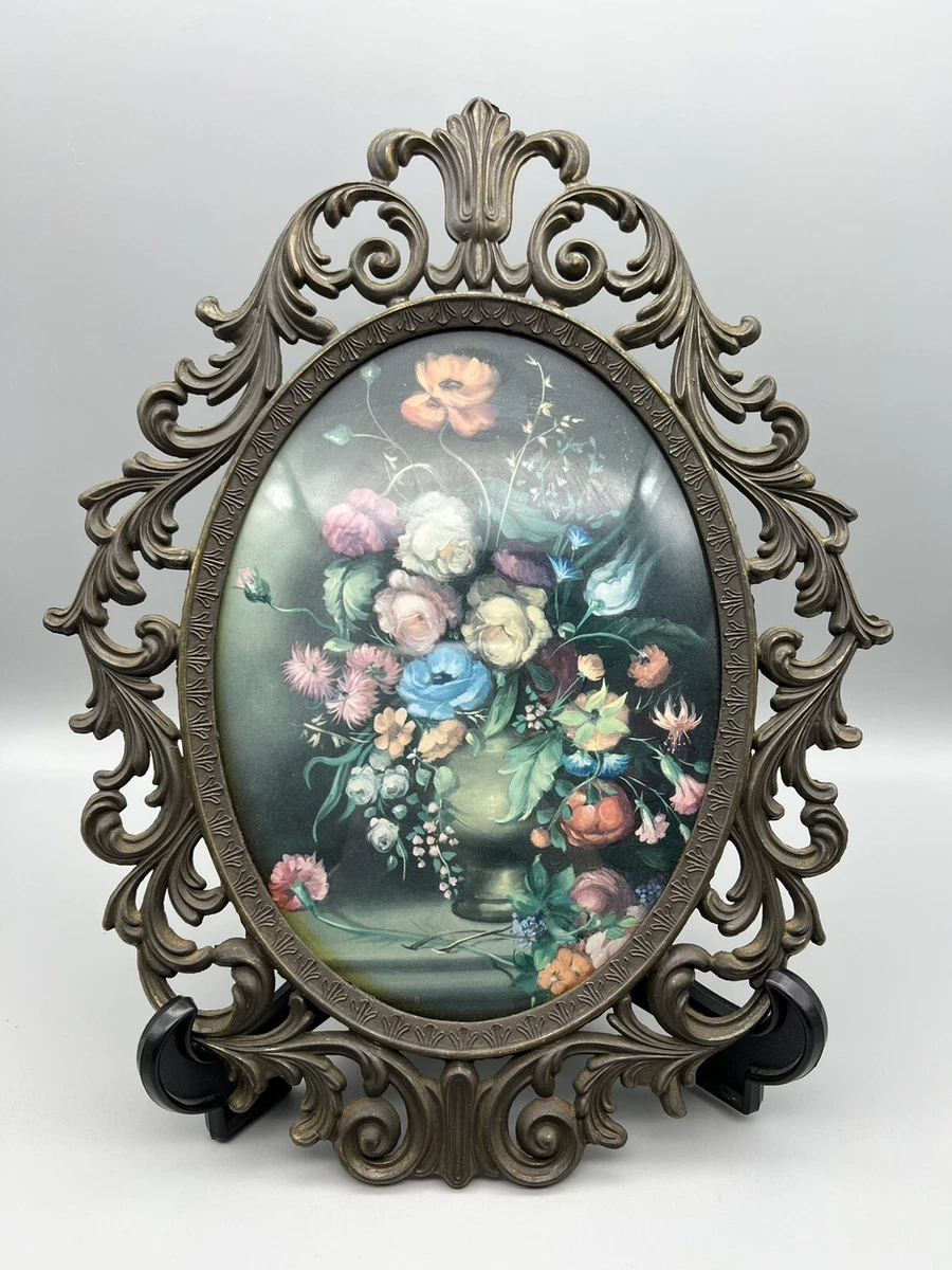 Oval Filigree Frame Art